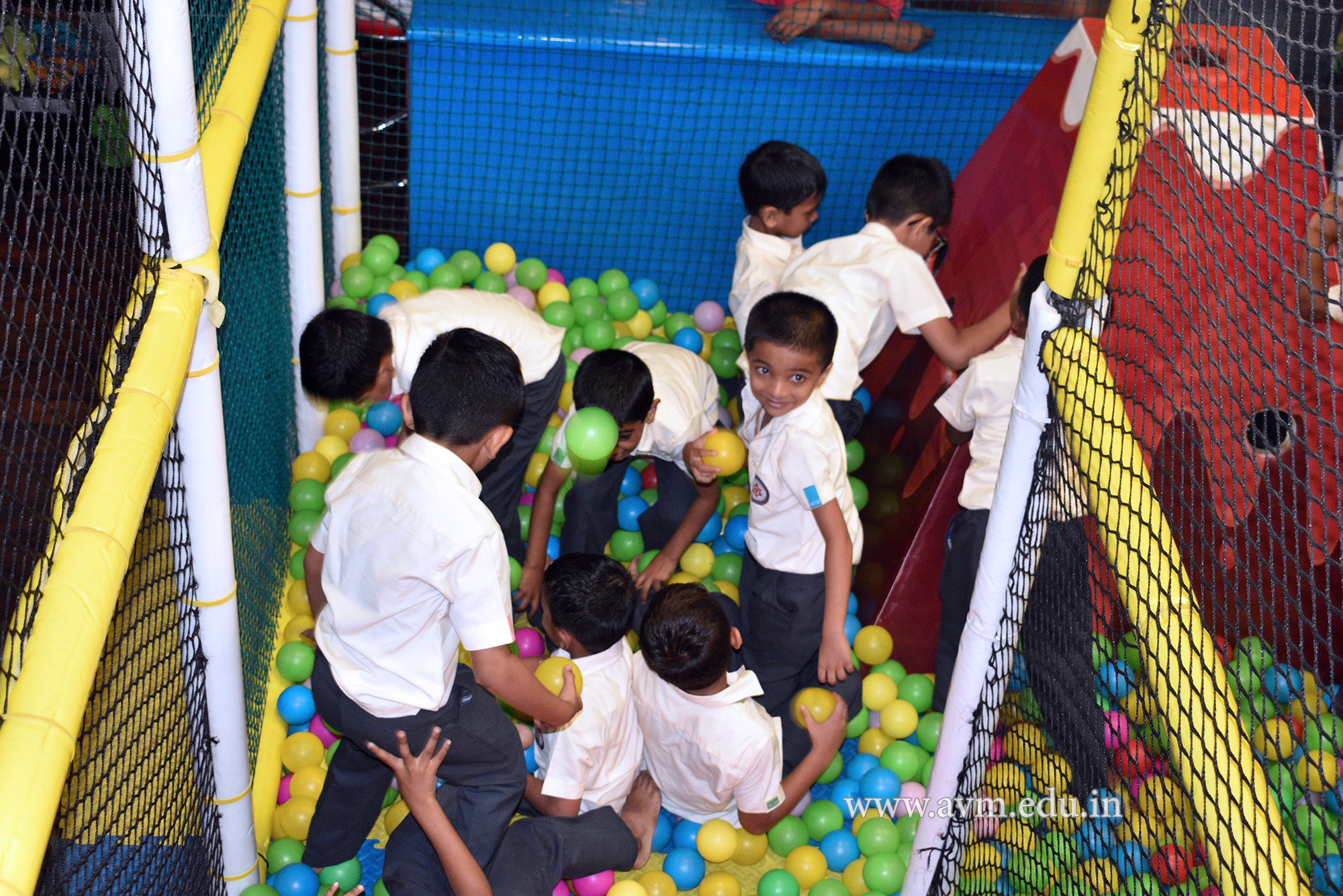 Std 1-2 Fun-filled Day Out in Surat - Atmiya Vidya Mandir